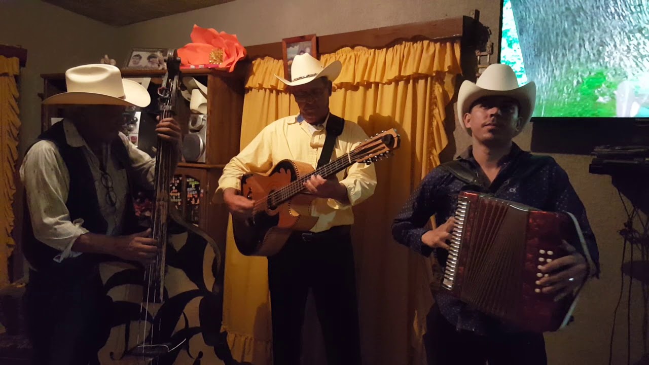 Jose angel reyes jr Que m falta - YouTube Music