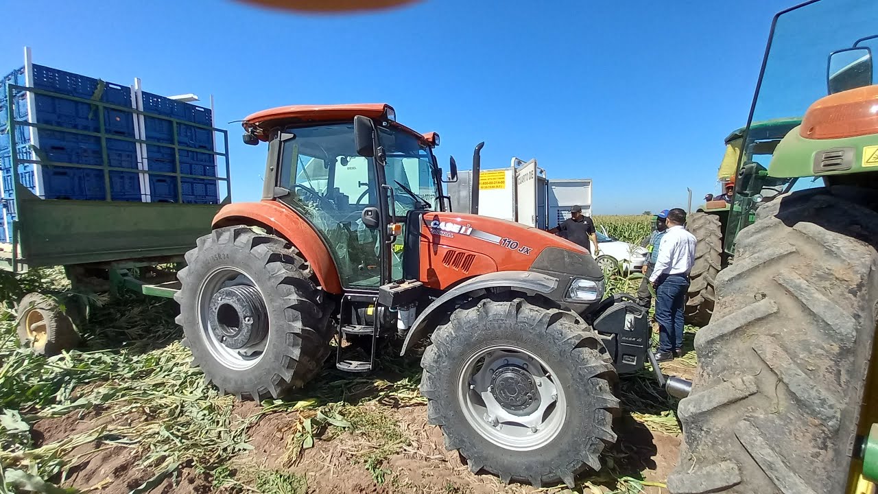 FARMALL JX 110 CASE IH COSECHA DE ELOTE CON CREEPER LE AYUDA A TENER ...