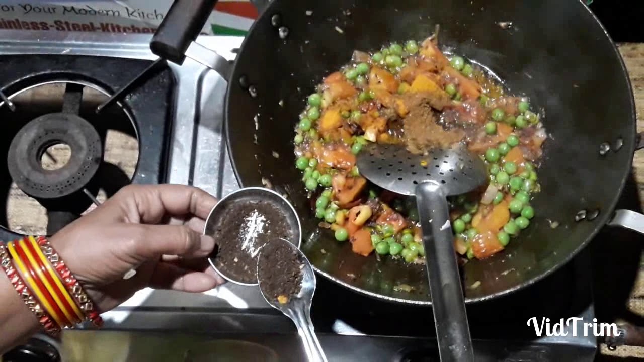 Kchaloo recipe. Hari bhari dhaniya ke saath Soya aloo. matar aalo mix ...
