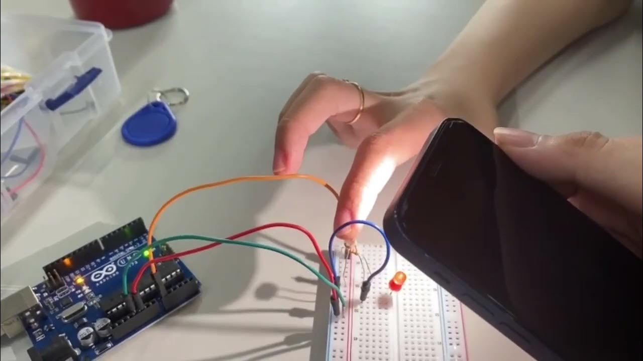 SE1847 Group1 Slot4 Photoresistor Analog Input - YouTube