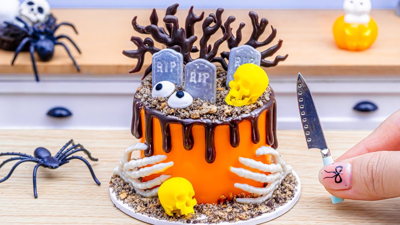 Spooky Halloween Cake 🎃 Perfect Mini Cakes Decorating Ideas For ...