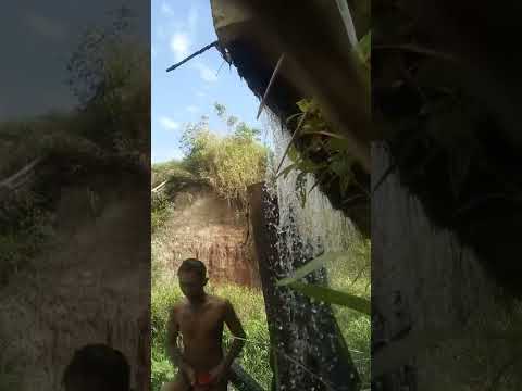 mandi diair terjun best gile?