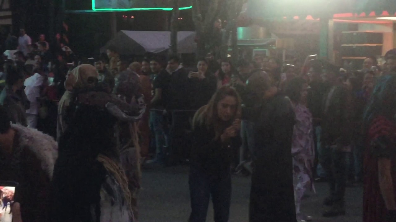 Festival del Terror Six Flags: Zombie Walk - YouTube