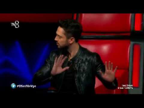 Murat duygusal konuşma yaparken Seda Sayan ve hadise fena yakalandı (O Ses Türkiye)