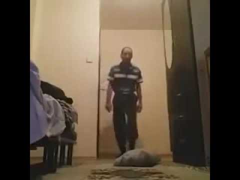 EVDE TAKLA ATARKEN ANNESİNE YAKALANAN ADAM SAYKO ABİMİZ :D