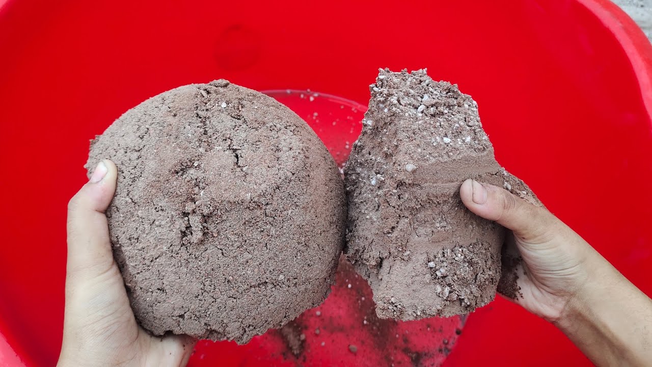 pure red sand with white stones || mouthwatering crumbling dry and in ...