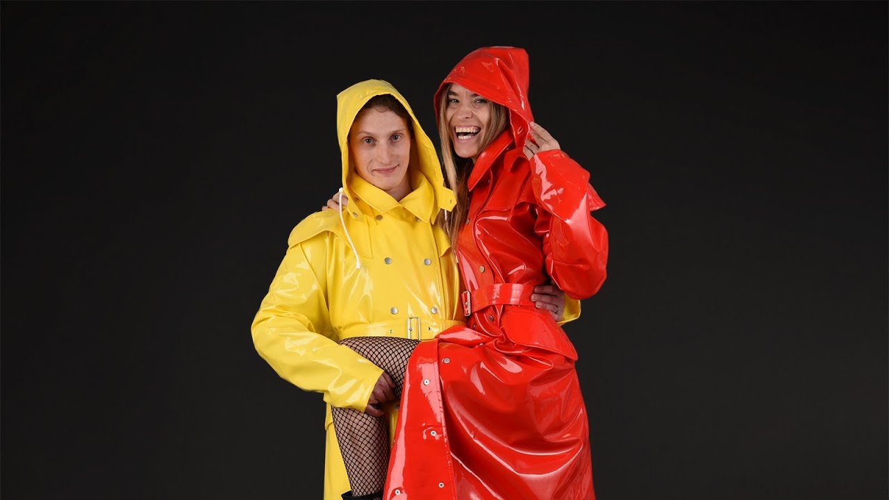 Roter und gelber Regenmantel von RIMO Fashion - Partnerlook - YouTube