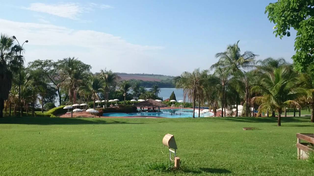 Ubatã-Thermas Parque Hotel-saindo do quarto para as piscinas- Conceição ...