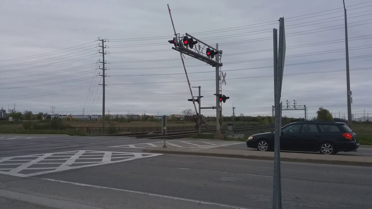 GO Transit 616 & 315 At Burloak - YouTube