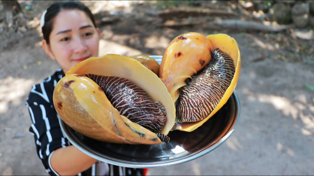Amazing Monster Sea Snail Salad - Sea Snail Cooking Young Mango Cooking ...