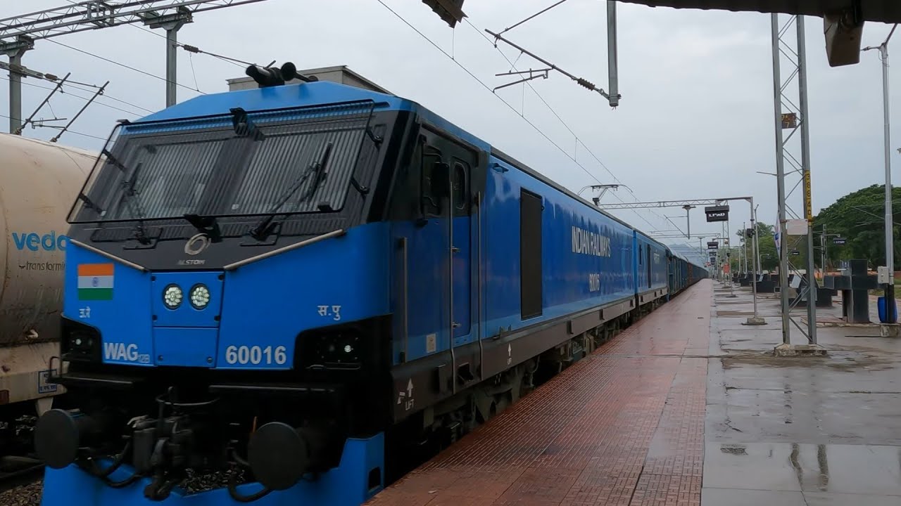 Sre 60016 Wag12b with Blgr bcnhl freight at full speed mps - YouTube