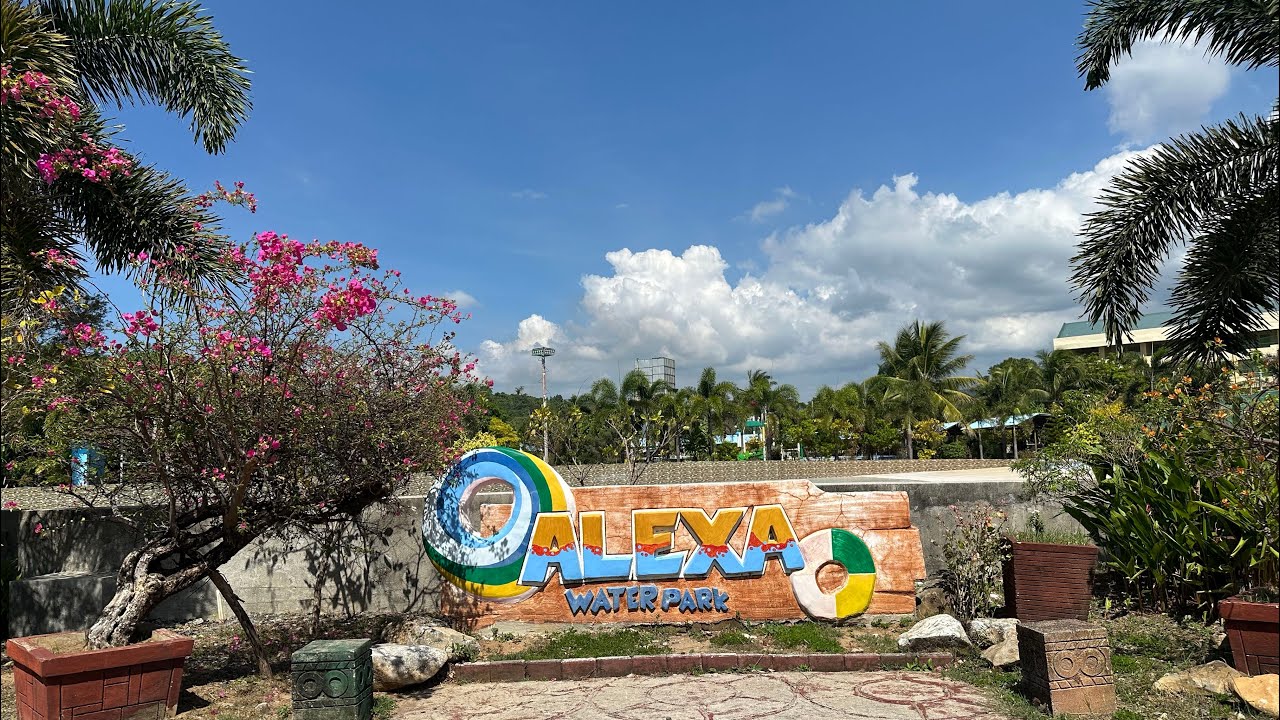 Alexa Water Park [LIVE] | Azo Edition Travel - YouTube