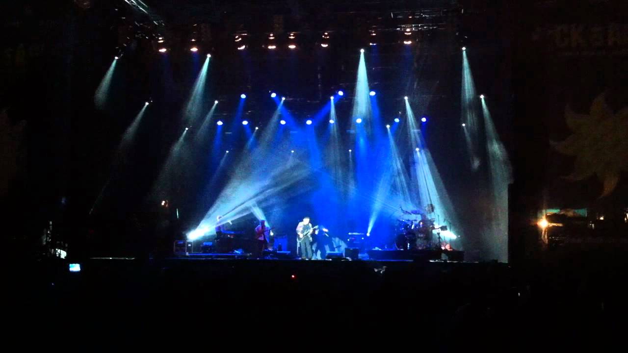 Jethro Tull - Farm on the Freeway (Live 29.07.2011) - YouTube