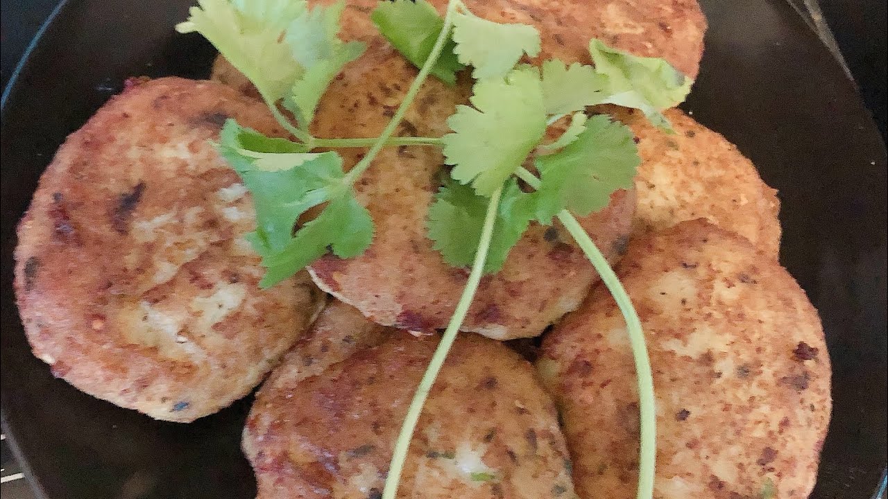Vietnamese fish cakes.Chả cá Việt Nam - YouTube