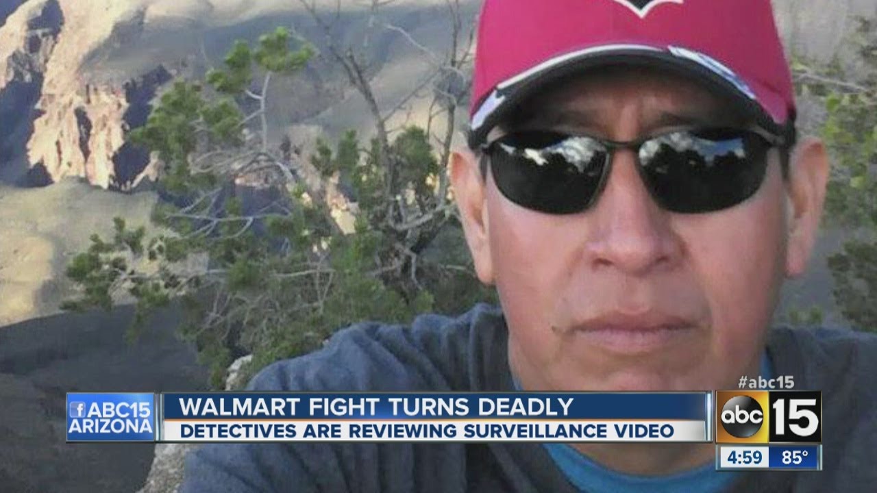 Walmart fight turns deadly - YouTube