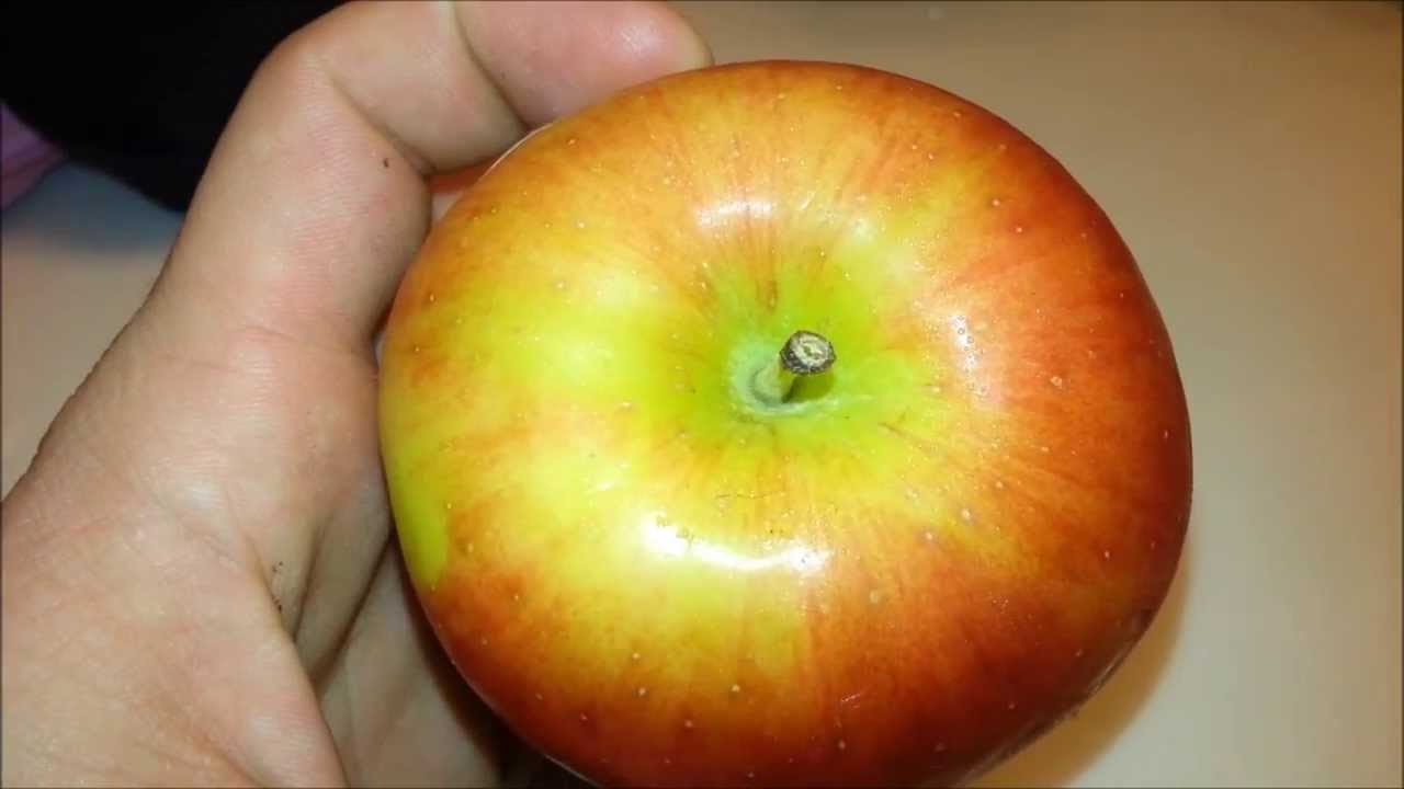 WARNING WAXED APPLE CAUSES CANCER!! - YouTube