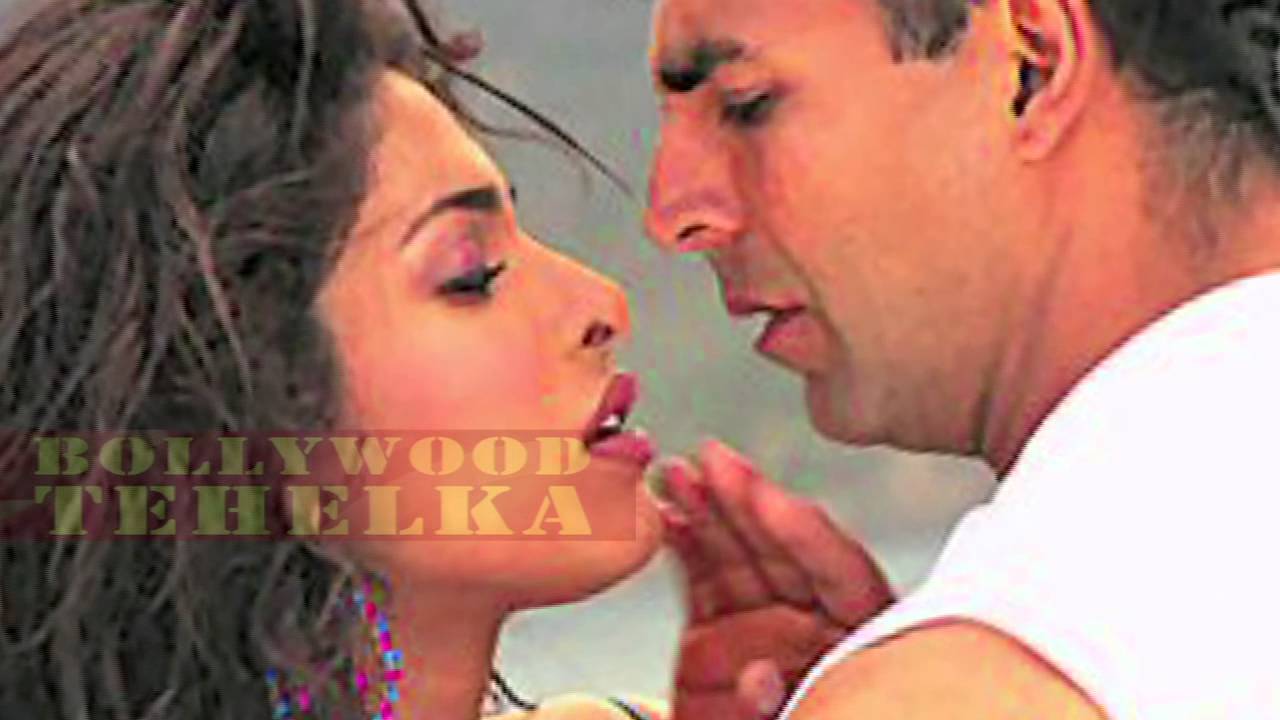 Aitraaz Priyanka Chopra And Akshay Kumar Hot Scene Bollywood News