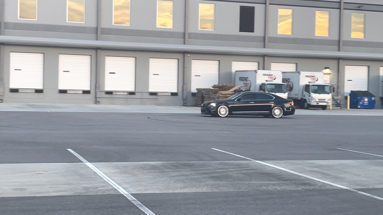 LEXUS LS460L YAKUZA VIP IN MOTION ON 22” FORGIATO VENTOSO - YouTube