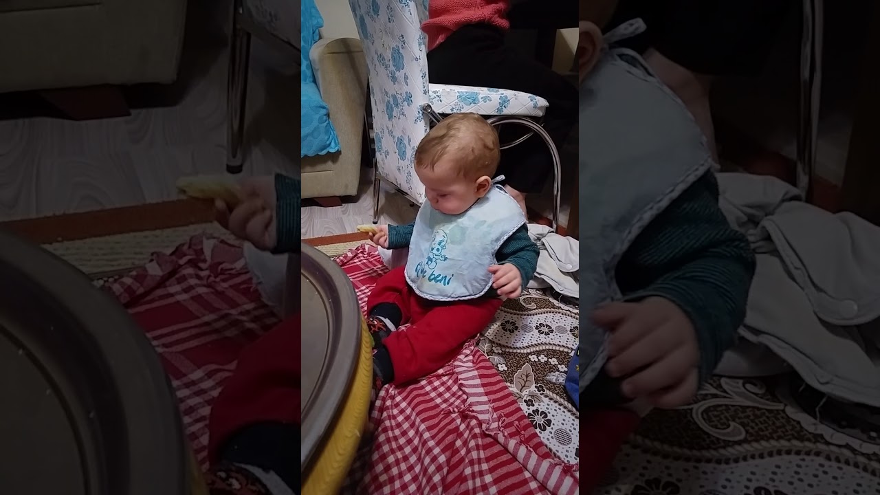 ikizlerin ekmek kavgasi. Komik bebekler tatli bebekler - YouTube