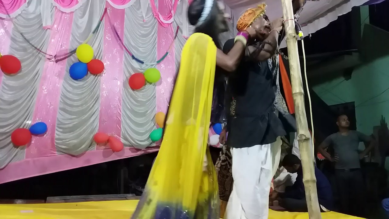 Kaita ka shandar pradarshan ladako dwara - YouTube