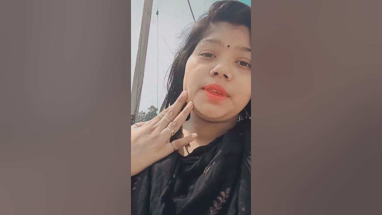 June Ki Garmi Mein Thandi Sadak Hetu - YouTube