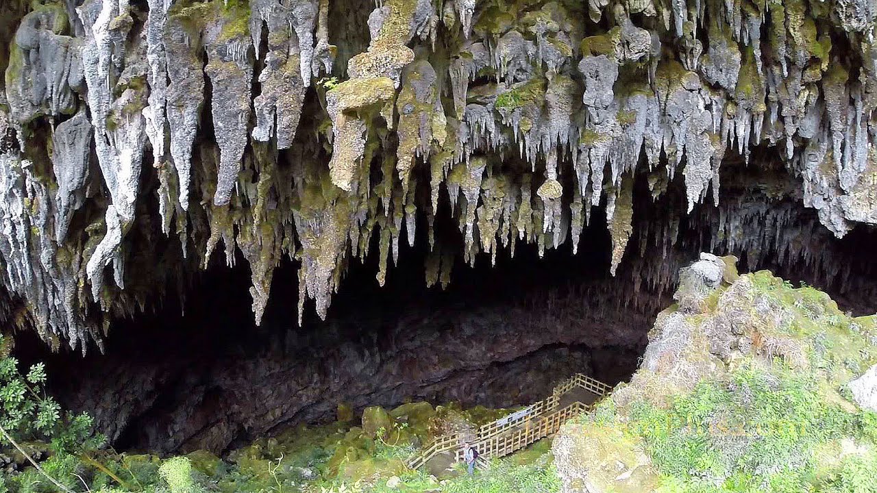 Rawhiti Cave - New Zealand - YouTube