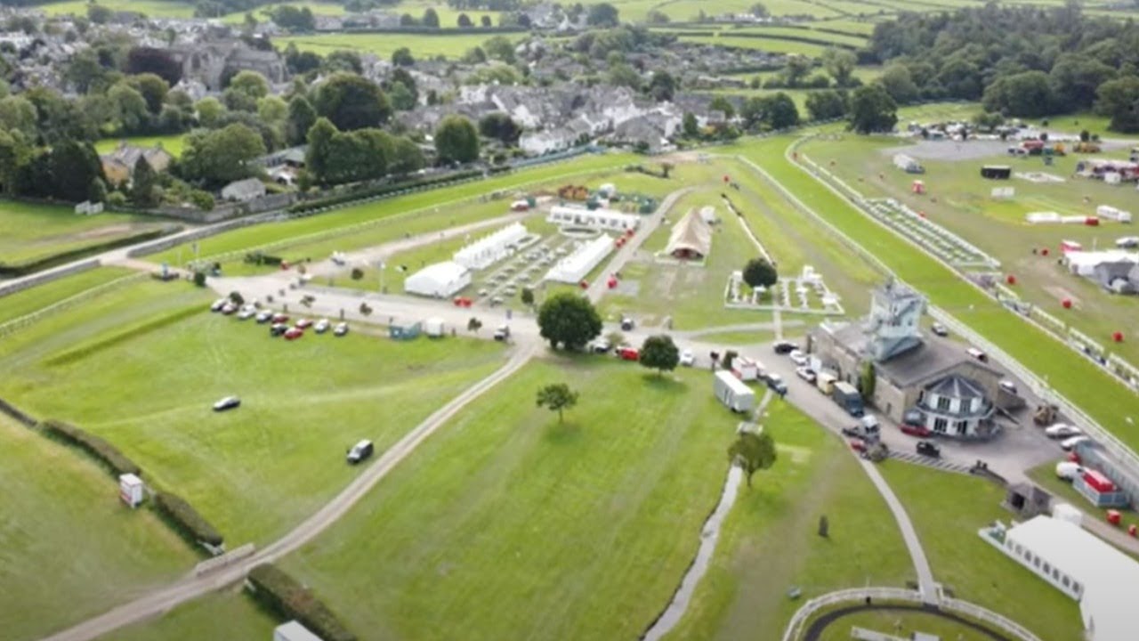 Everything you need to know about Cartmel races! | This Racing Life ...