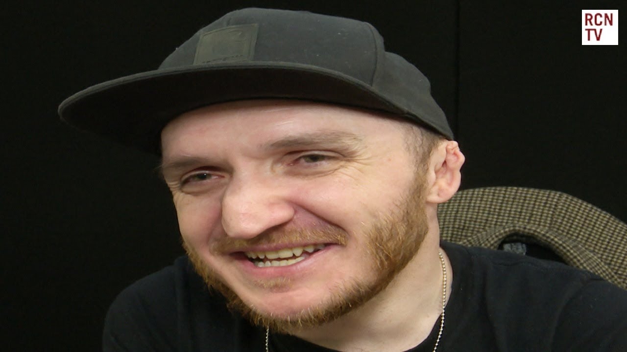 Leigh Gill On Joker Appeal & Joaquin Phoenix Method Acting - YouTube
