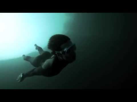 Denizin En Dibindeki Kara Deliğin İçine Girdi