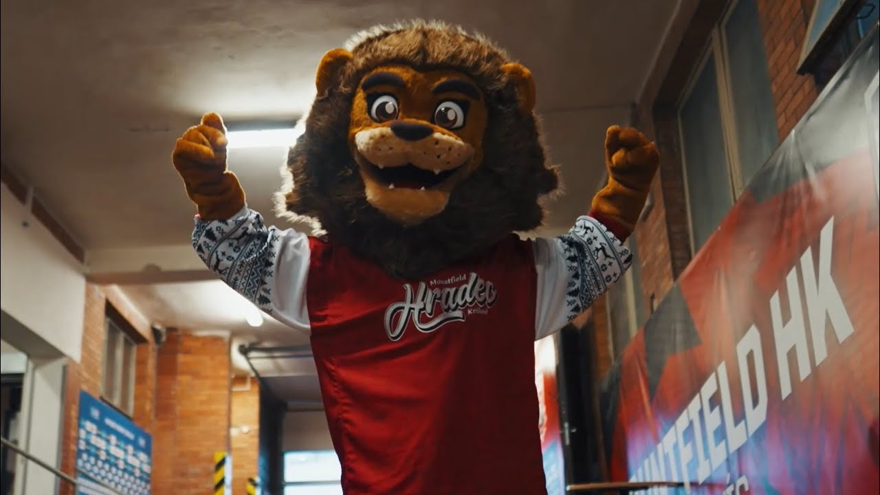 Nový maskot Mounty! - YouTube