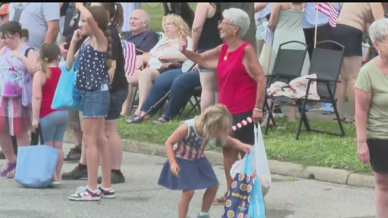 Annual July 4th parade in Struthers is a family affair - YouTube