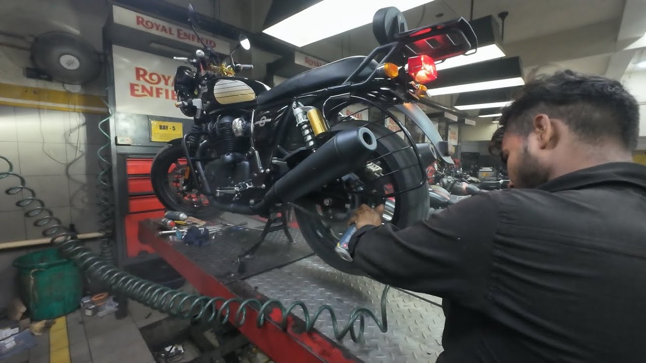 First Service RoyalEnfield Interceptor 650 Black Ray - YouTube