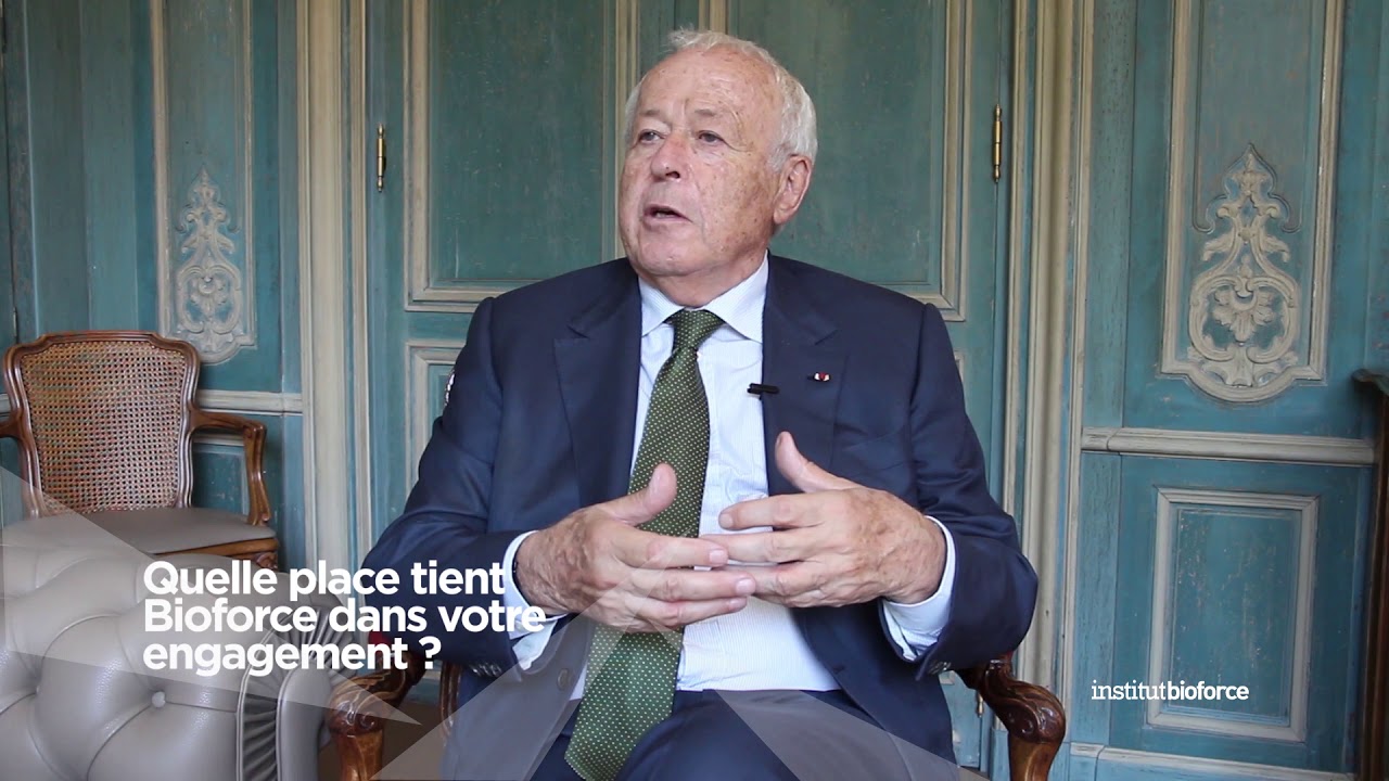 Entretien avec Alain Mérieux, parrain de promo Bioforce 2019-20 - YouTube