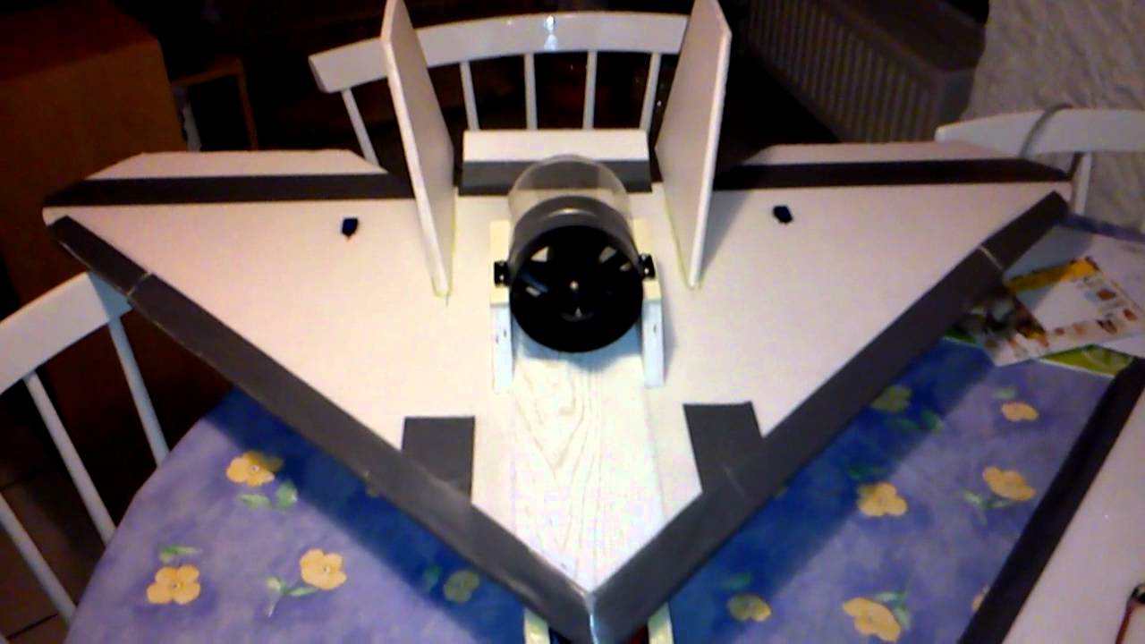 Home made RC delta wing - YouTube