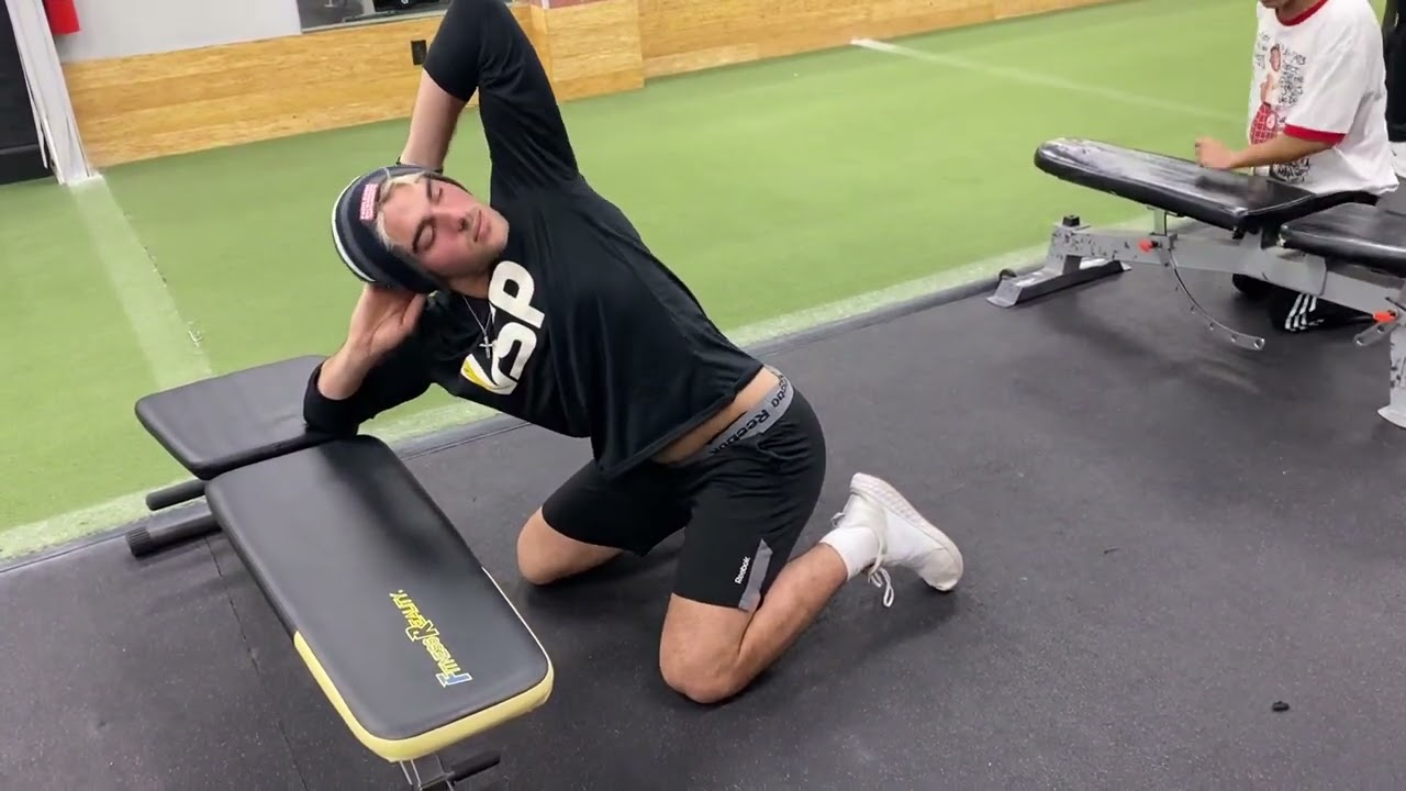 Bench T-Spine Rotation - YouTube