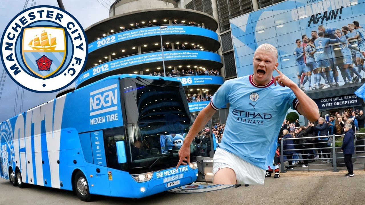 Manchester City bus arrives at Etihad stadium - YouTube