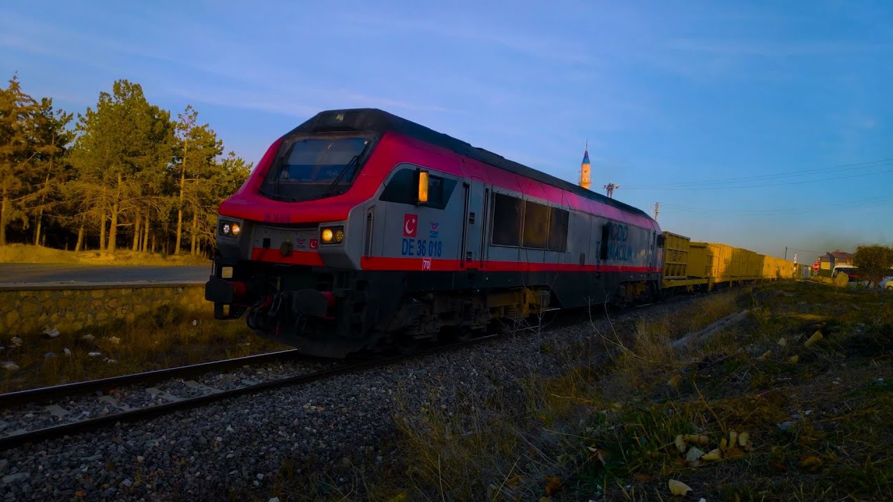 TCDD DE 36000 Yük treni Afyon' a yaklaşıyor. - YouTube