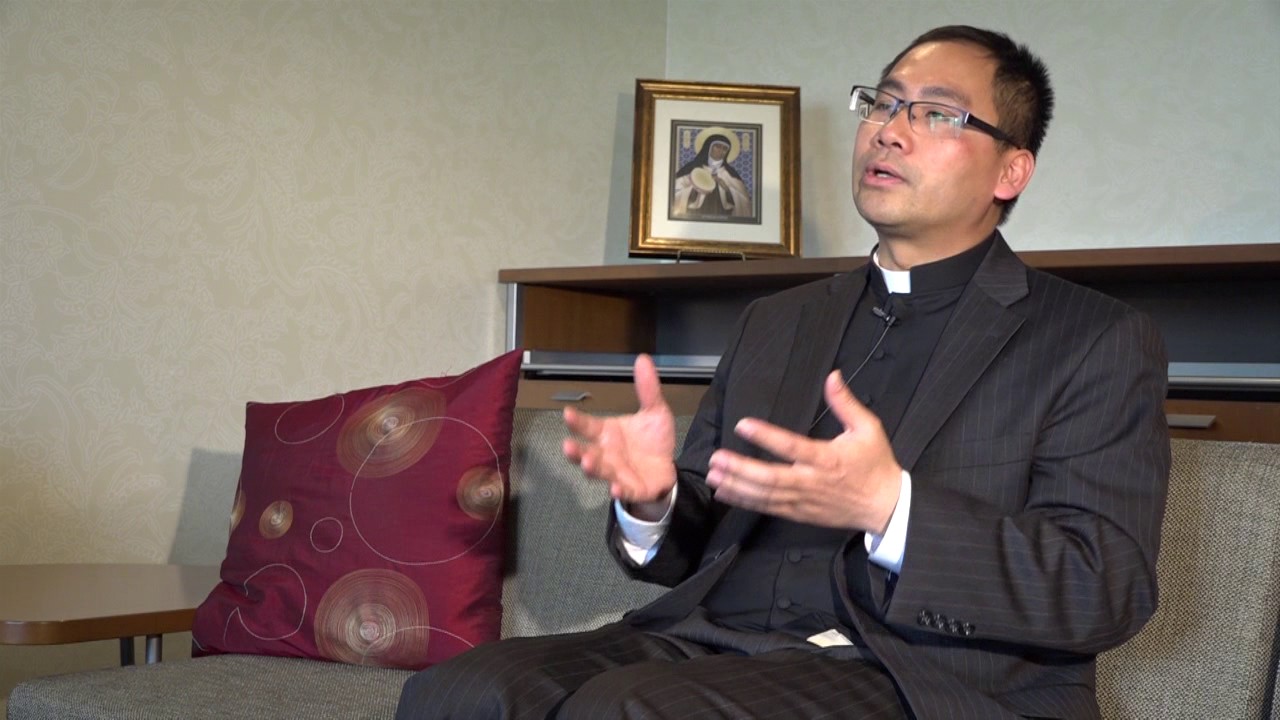 Ask a Priest - Why do Catholics make the sign of the cross - YouTube