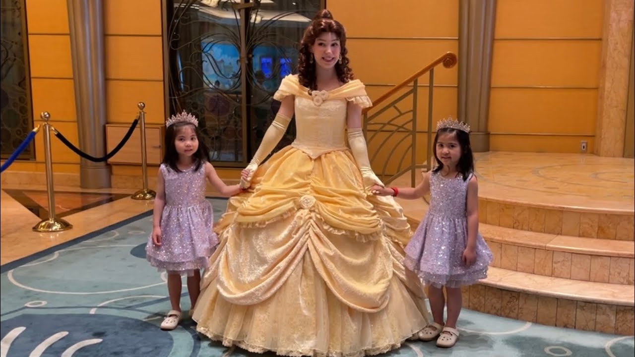 Kids Meeting Princesses Characters on Disney Wonder Cruise - YouTube