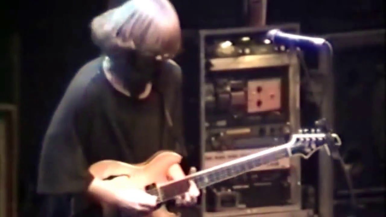 1.4 Phish - Simple - 10/31/94 - Glen Falls. NY - YouTube