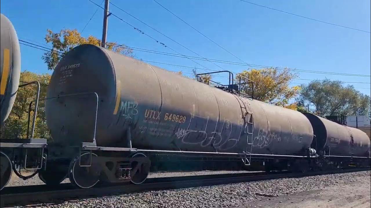 NS 168 through Belleville IL. With 4002 leading. 10-27-24 - YouTube