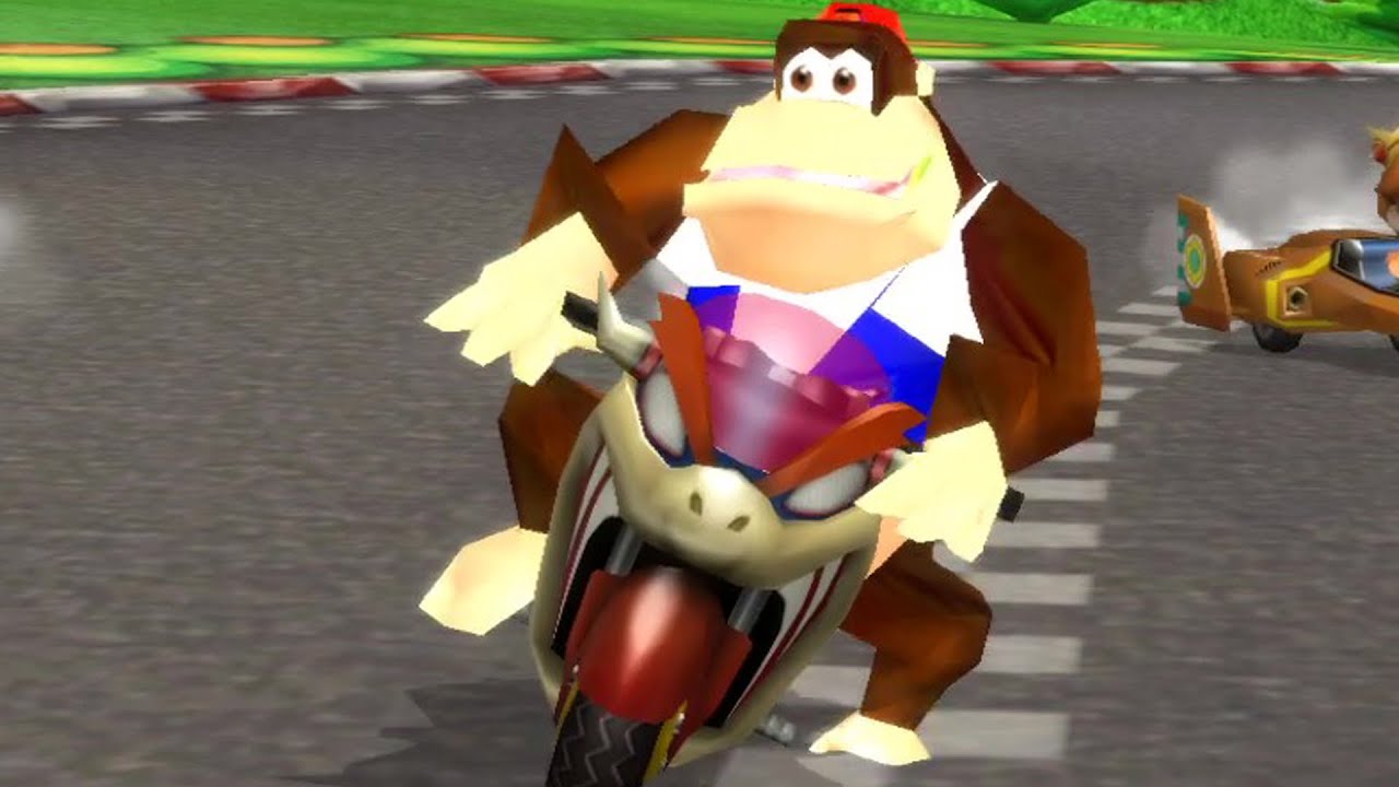 Chunky Kong in Mario Kart Wii - YouTube