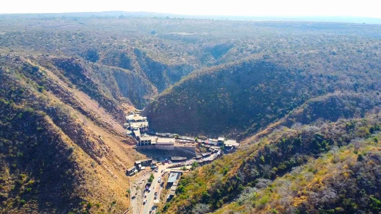 [361] देखिये पहाड़ों की देवी 🚩 Paplaj mata lalsot dausa Rajasthan - YouTube