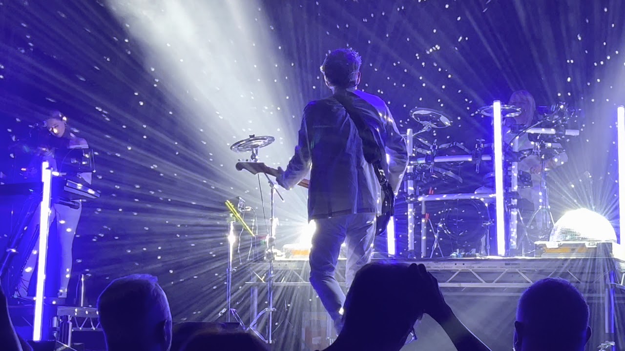 Tom Bailey (Thompson Twins) - Hold Me Now - YouTube