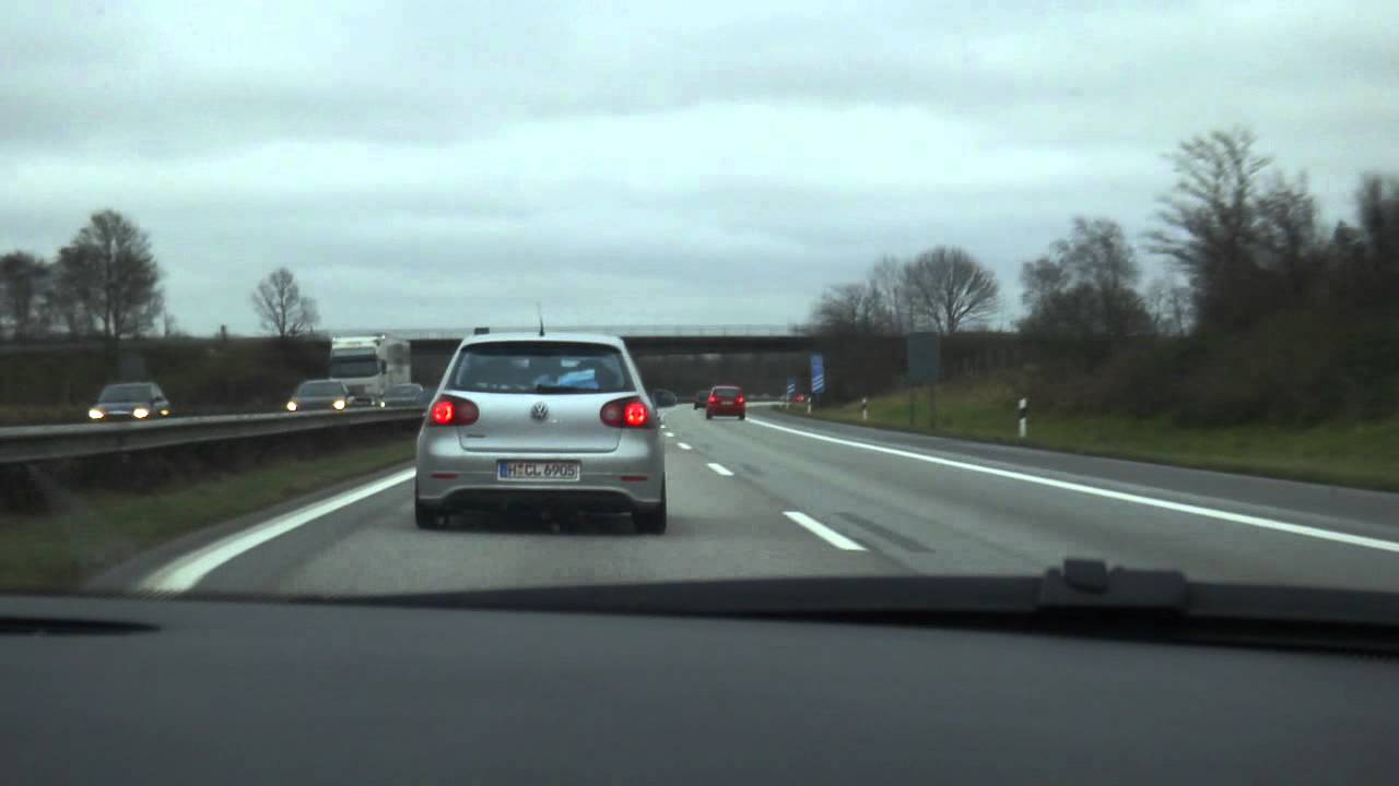 Golf 5 r32 vs. Golf 4 R36 DSG 100-200 kmh vs - YouTube
