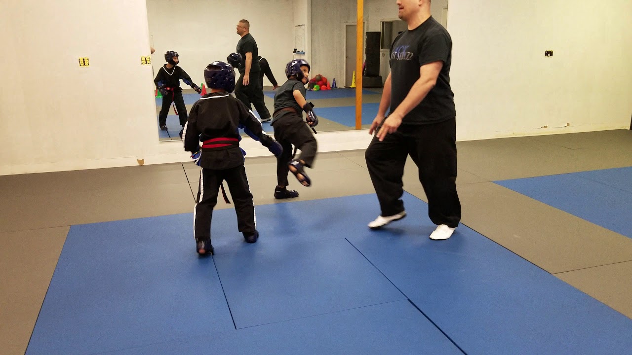 Kids Sparring at 4GK Martial Arts - Jacob and Jeremy - YouTube