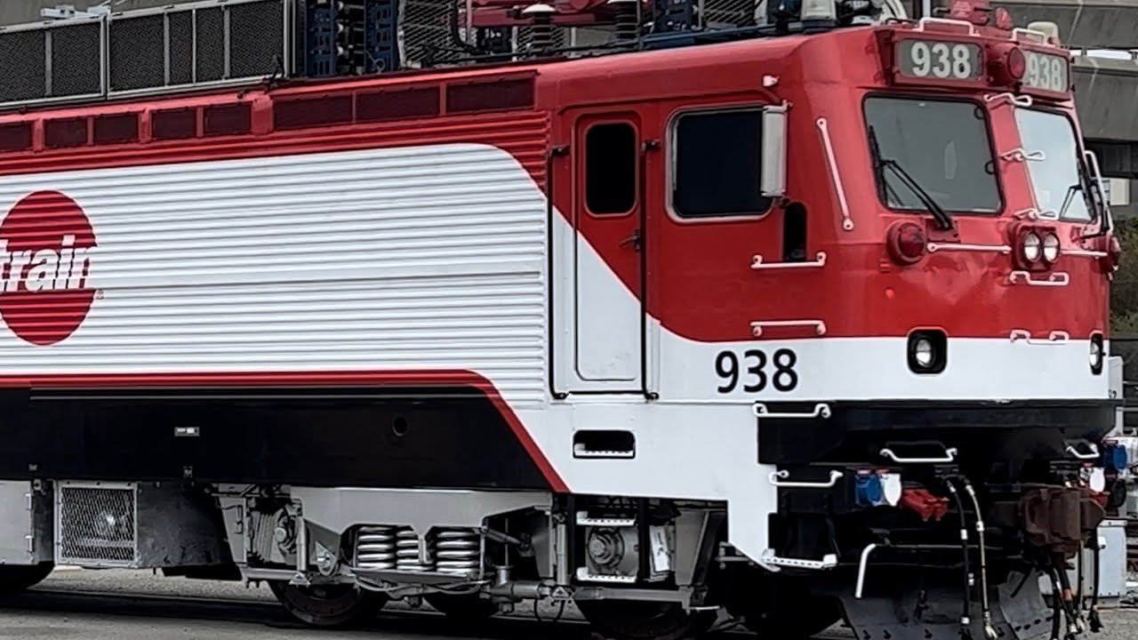 Caltrain EMD AEM-7AC, Amtrak Capitol Corridor EMD F59PHI , Coast ...