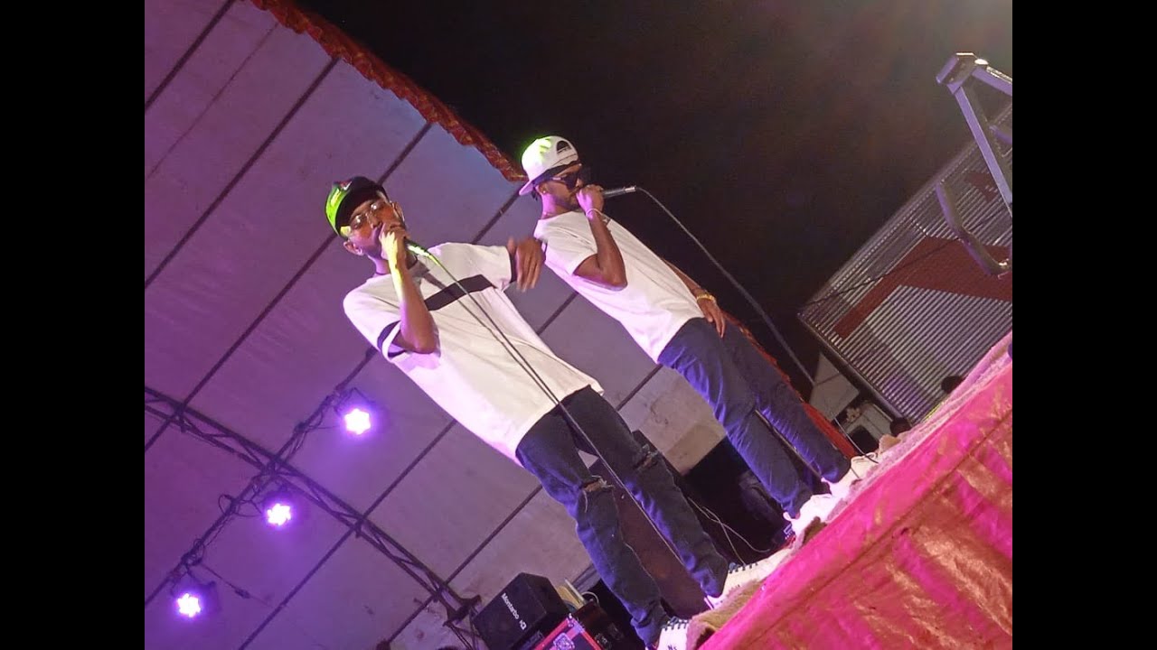 Mathaka Pitu_මතක පිටු Live Performing - YouTube