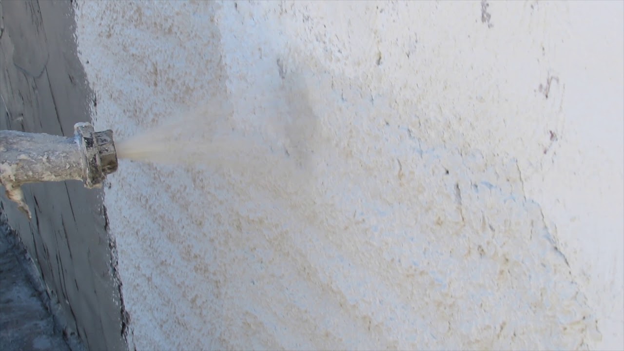 Mixing pump Quattro UTIFORM spraying stucco - YouTube