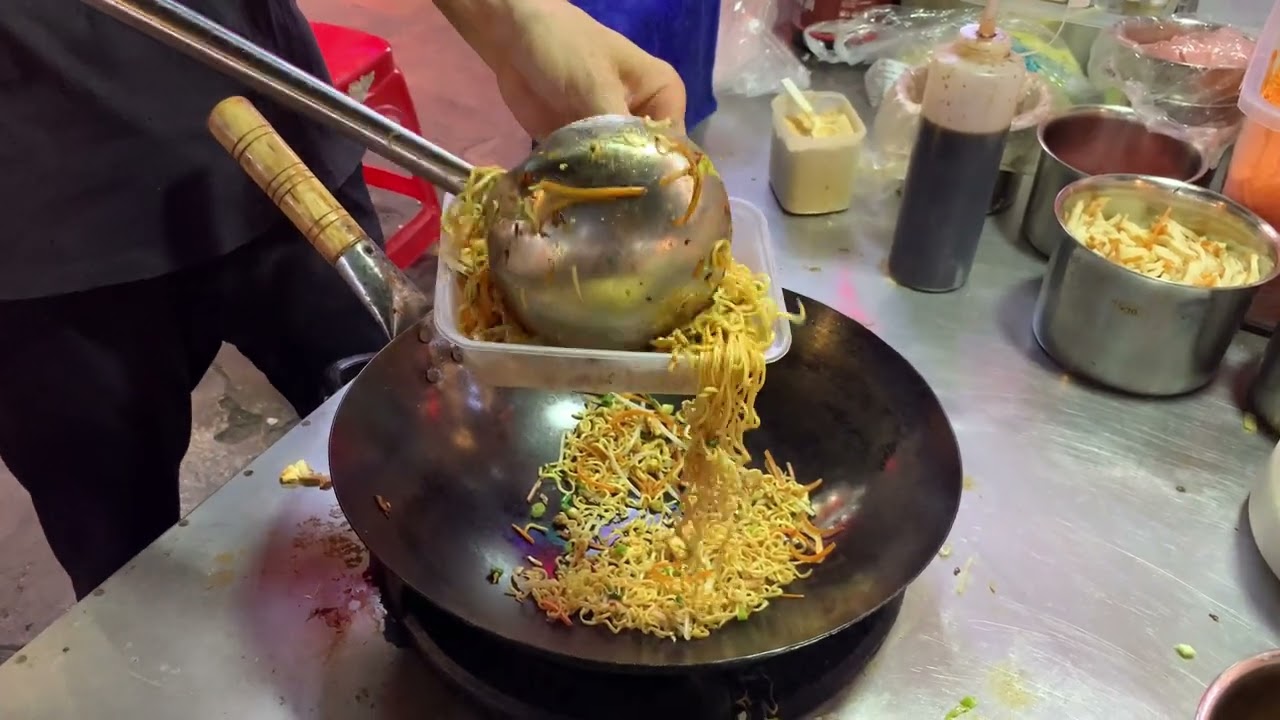 중국 대학가 가성비 볶음밥 볶음면 (Chaofan), (Chaofen) / 중국 길거리 음식 - YouTube